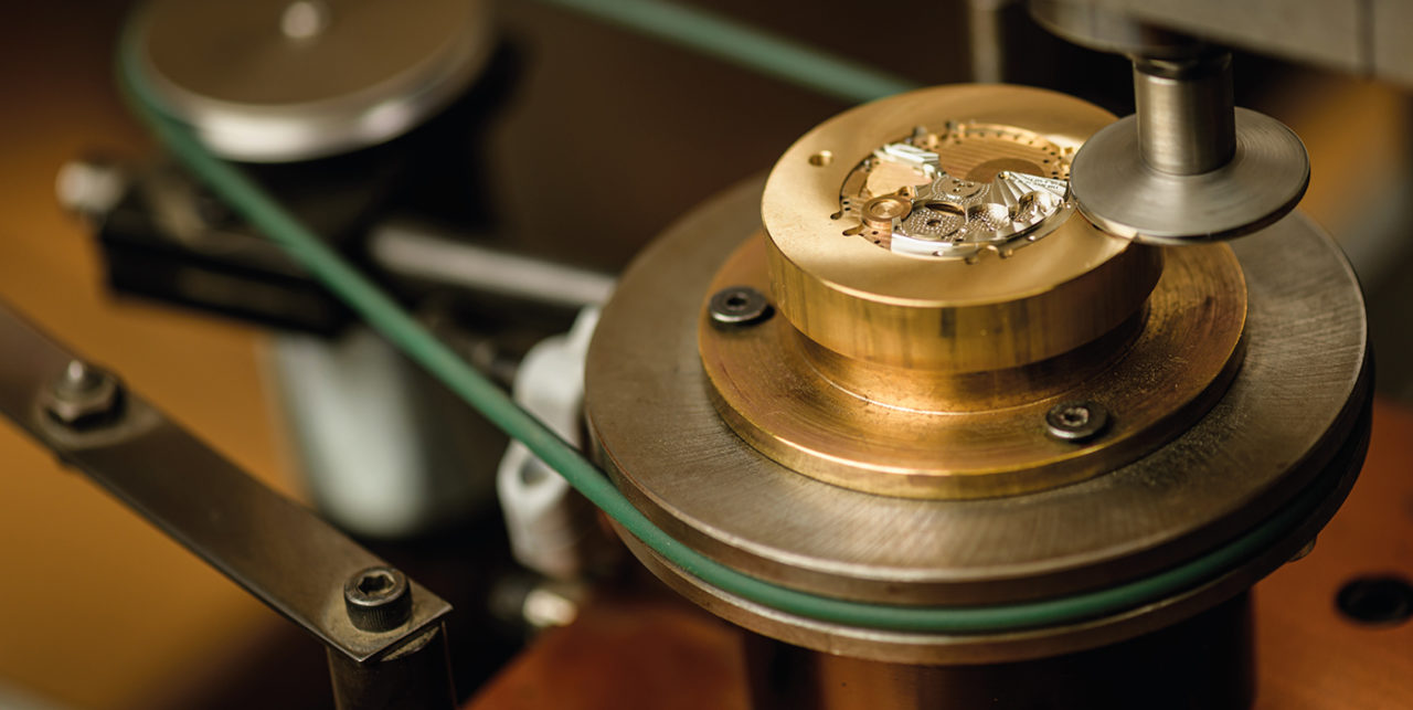 L’anglage traditionnel pour sublimer vos pièces d'horlogerie